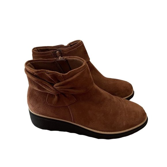 Clarks | Shoes | Clarks Women 7m Rust Brown Suede Bow Detail Sharon ...